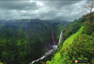 Top 15 Best Waterfalls In Maharashtra | Bhatkanti Holidays